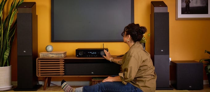 JBL Introduces L82 Classic Bookshelf Loudspeakers at CES 2020